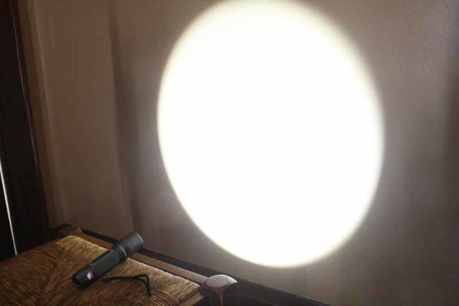 Coast HP7 and HP7R LED Flashlight Review - Pro Tool Reviews