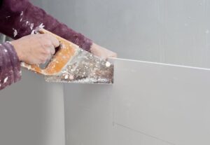 7 Tools We Recommend for Cutting Drywall and 2 to Avoid at All Costs ...