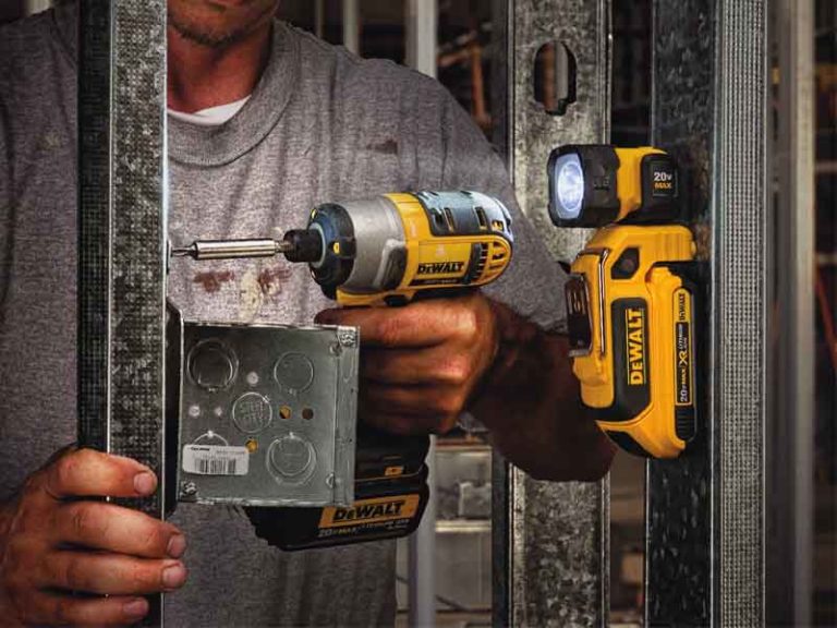 DeWalt 20V MAX Handheld LED Light DCL044 - Pro Tool Reviews
