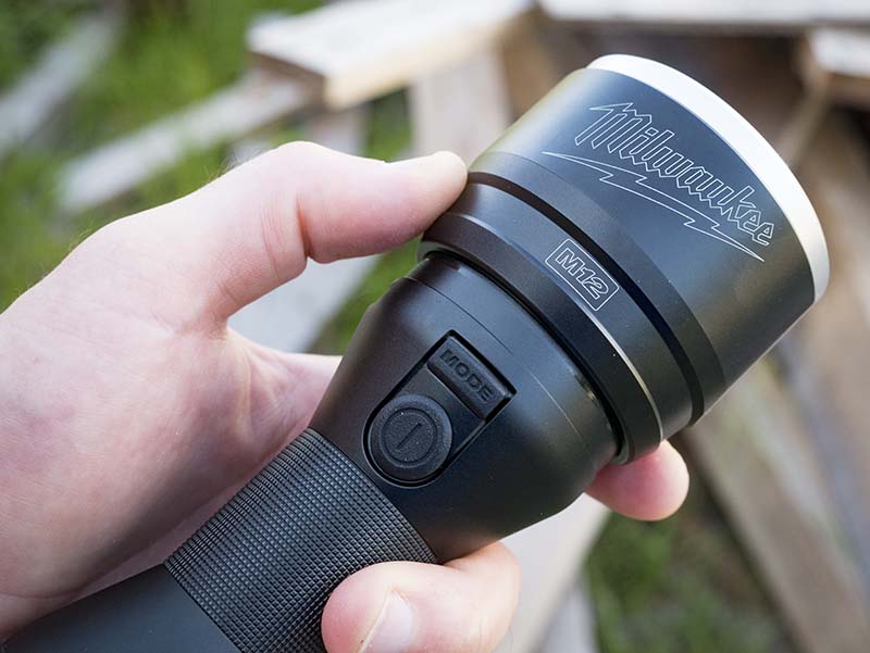 Milwaukee M12 LED Metal Flashlight - Pro Tool Reviews