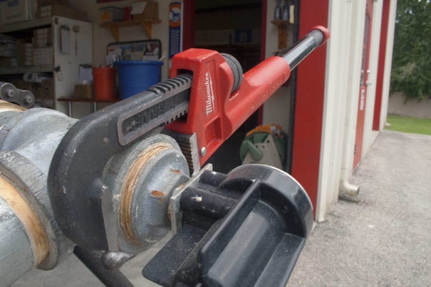 Milwaukee Cheater Pipe Wrench Review Pro Tool Reviews