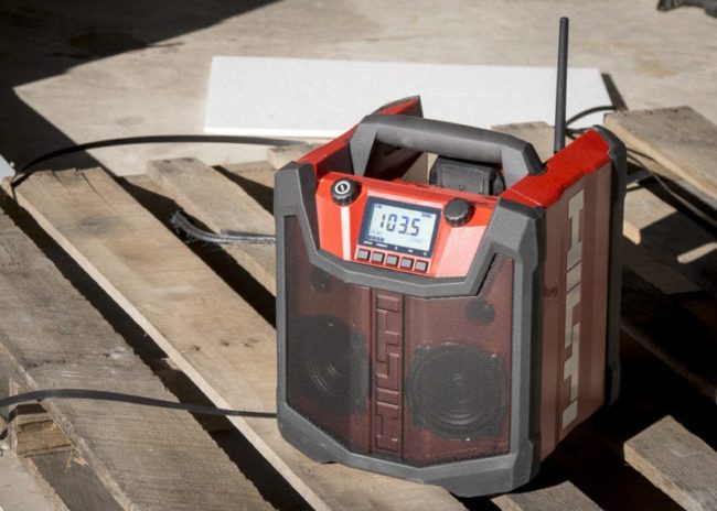 Best Jobsite Radio - 7 Models Tested - Pro Tool Reviews