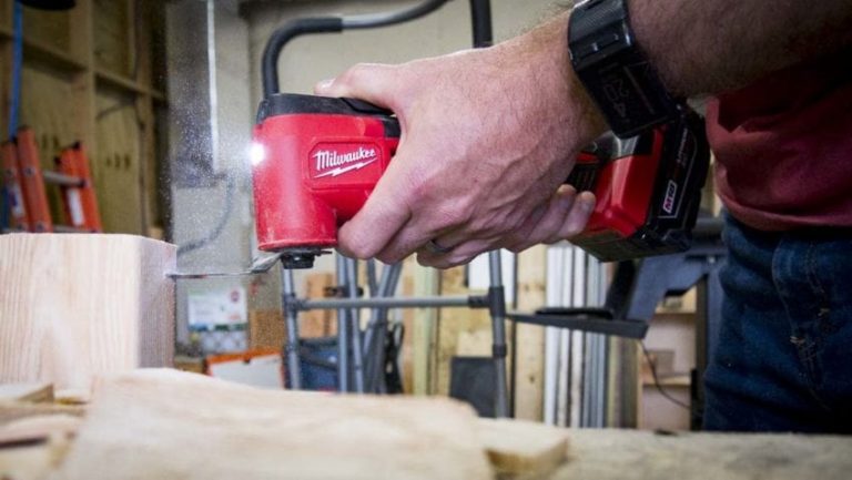 Milwaukee Oscillating Tool 2626-20 Review - Pro Tool Reviews