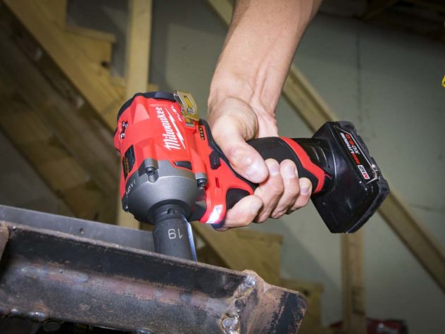 Milwaukee M12 Fuel Stubby Impact Wrench Review | PTR