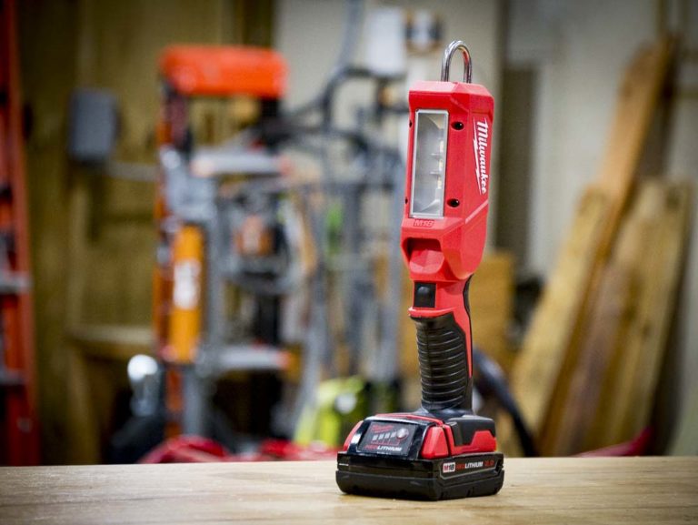 Milwaukee M18 LED Stick Light 2352-20 - Pro Tool Reviews