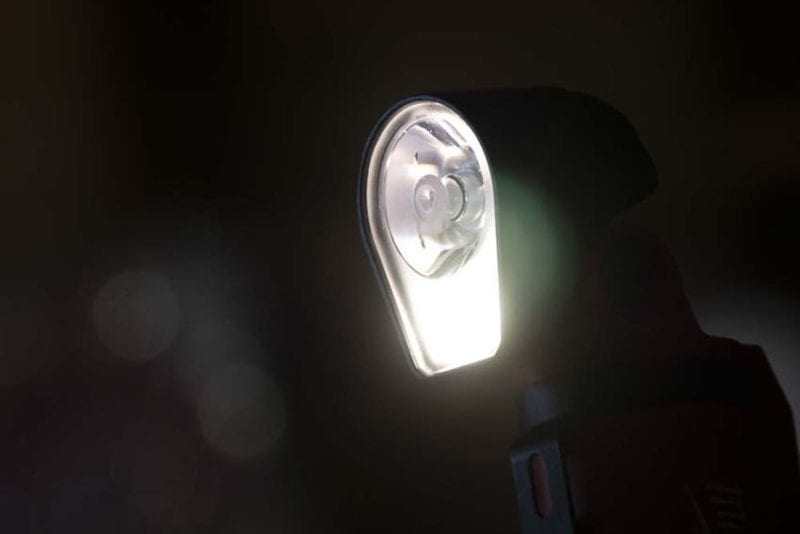 Milwaukee USB Rechargeable Pivoting Flashlight 2113-21 - Pro Tool Reviews