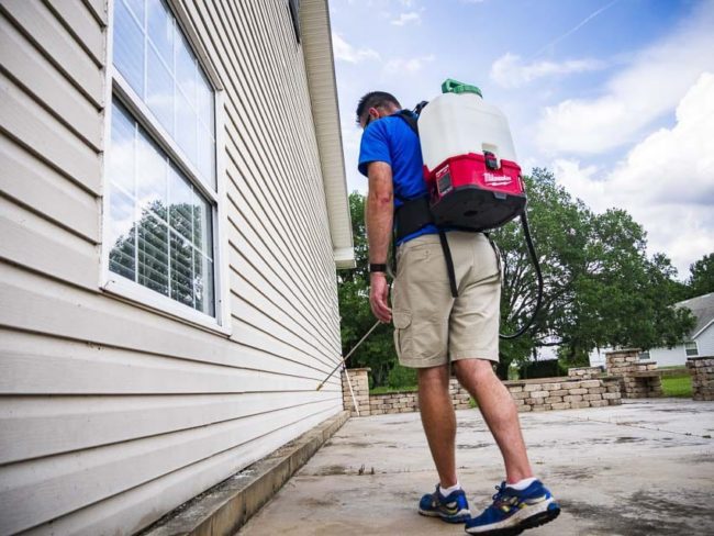 Milwaukee M18 Switch Tank Interchangeable Backpack Sprayer Review