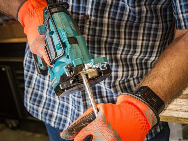 Makita Threaded Rod Cutter 18V LXT Brushless XCS03Z - Pro Tool Reviews