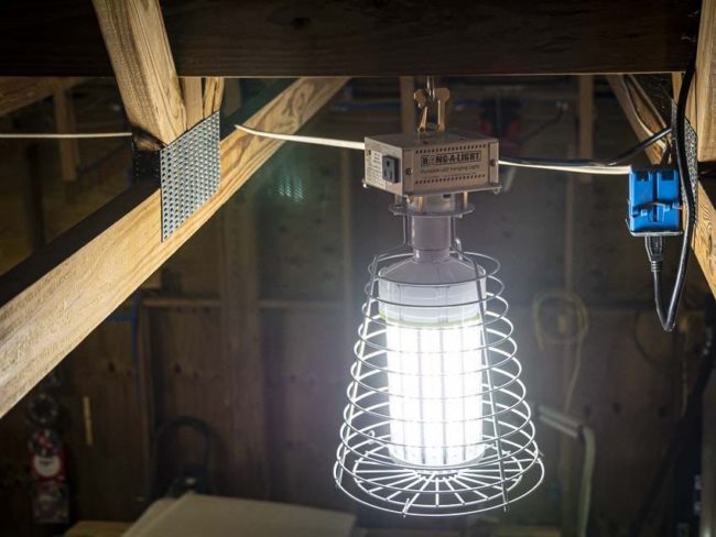Southwire ProBuilt Hang-A-Light 120W LED Review 1110120LED - PTR