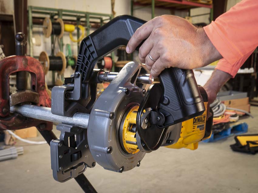 DeWalt 60V FlexVolt Cordless Pipe Threader Review - Pro Tool Reviews
