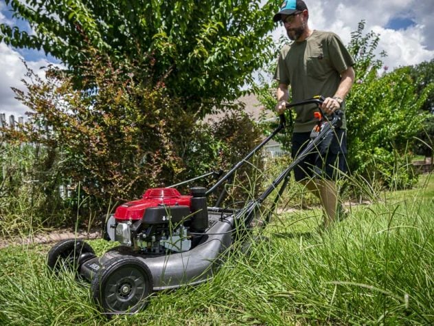 Honda Commercial Lawn Mower Review - HRC216HXA Self-Propelled