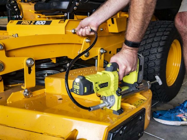 Ryobi Cordless Grease Gun P3410 Powers Up to 10,000 PSI! - PTR
