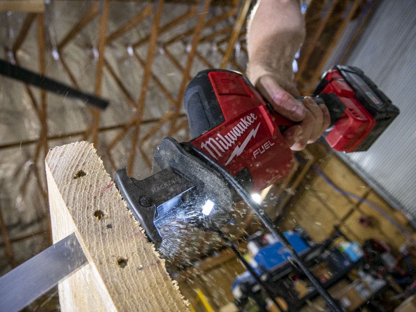 Best Compact One-Handed Cordless Reciprocating Saw Reviews - PTR