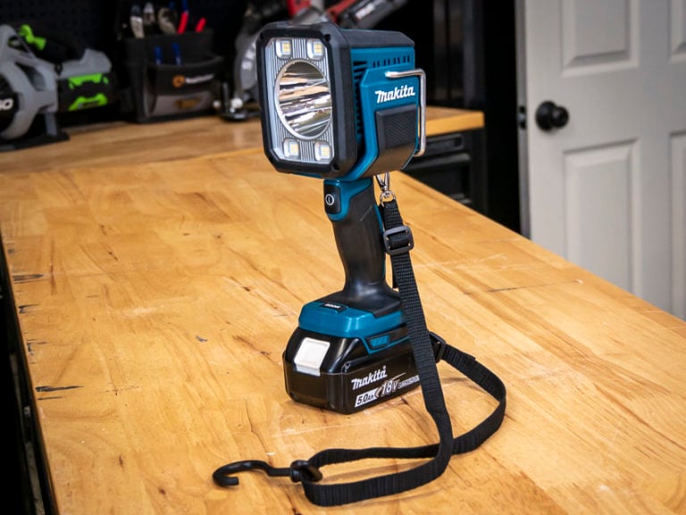 Makita DML812 18V LXT Cordless LED Flashlight and Spotlight - PTR