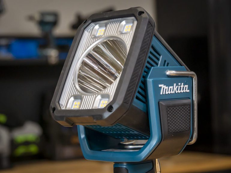 Makita DML812 18V LXT Cordless LED Flashlight and Spotlight - PTR