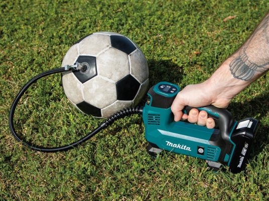 Makita 18V LXT Cordless Inflator | DMP180 | First Look - Pro Tool Reviews