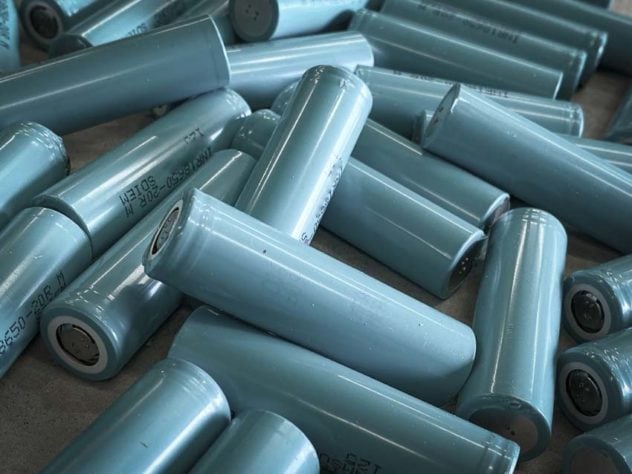 Milwaukee RedLithium Battery Technology Explained - Pro Tool Reviews