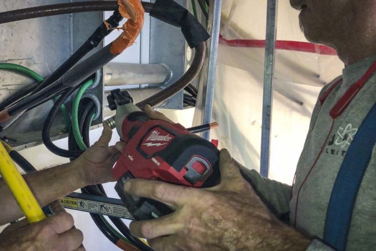 Milwaukee M18 Force Logic 750 MCM Dieless Crimper - Pro Tool Reviews