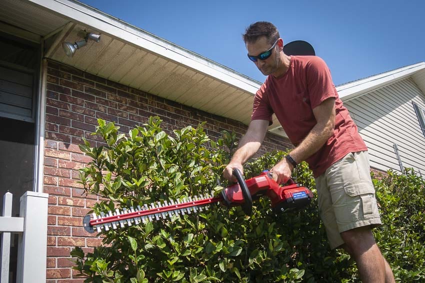 Toro 60V Battery Hedge Trimmer Review - Pro Tool Reviews