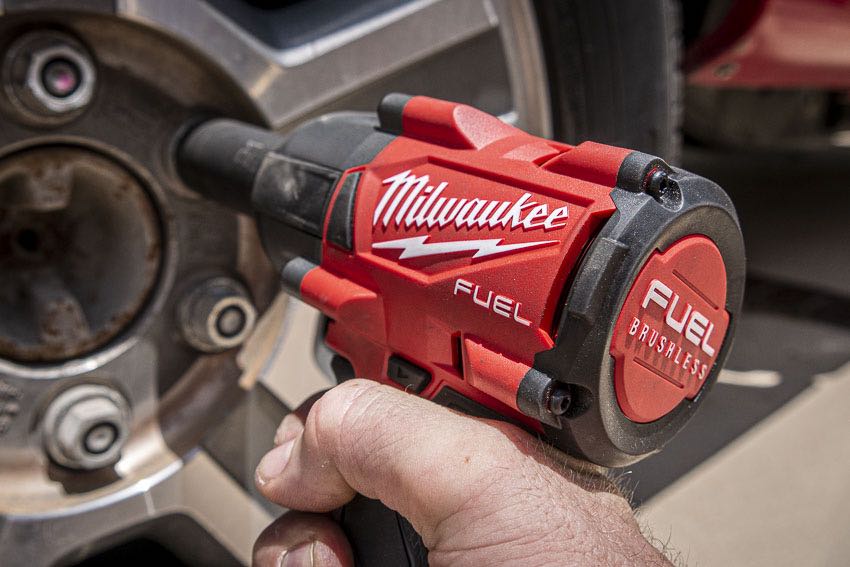 Milwaukee M18 Fuel Mid-Torque Impact Wrench Review - PTR