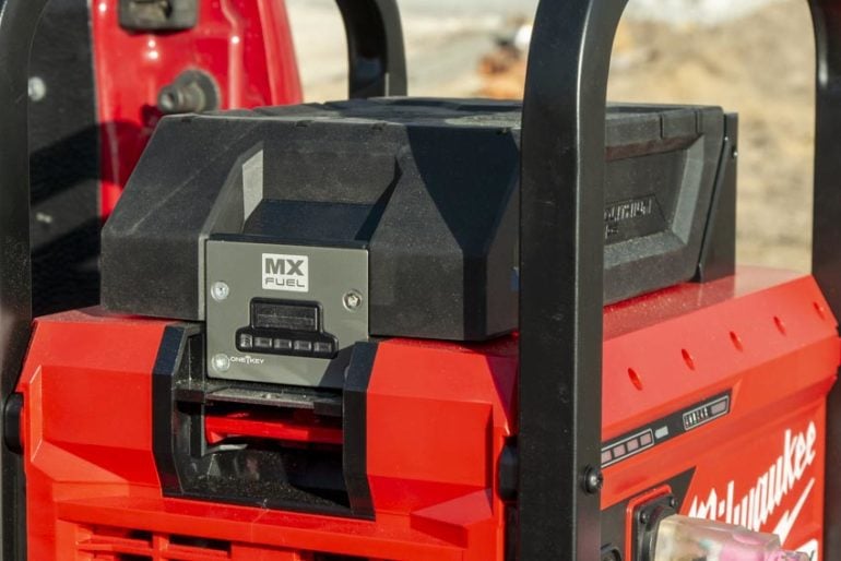 Milwaukee MX FUEL Carry-On 1800W Power Supply Inverter Review