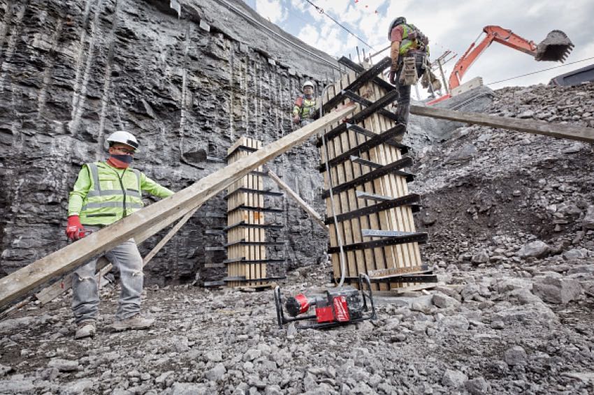 Milwaukee MX Fuel Backpack Concrete Vibrator - Pro Tool Reviews