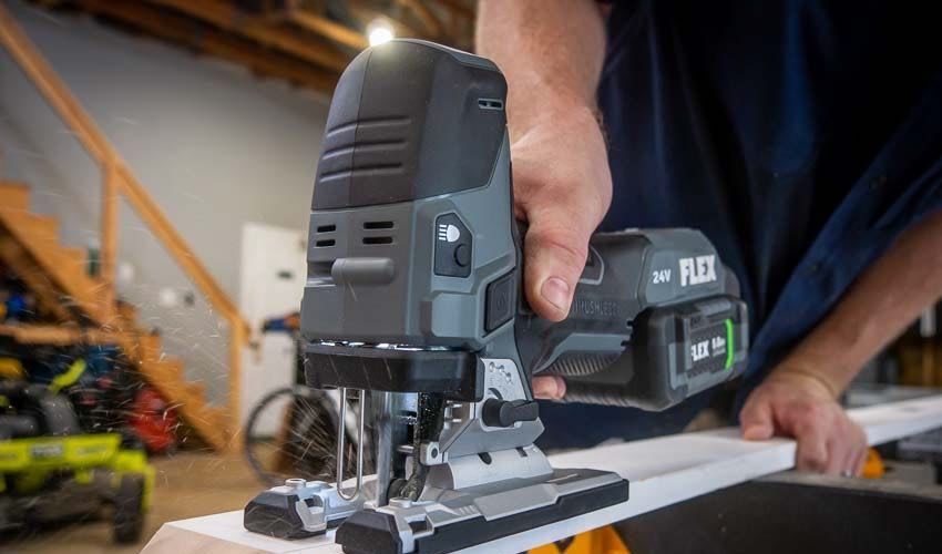 Cordless Saw Reviews & Buying Guides - Pro Tool Reviews