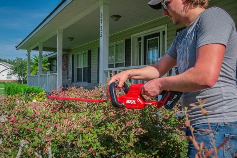 Skil 20V Cordless Hedge Trimmer HT4222B-10 | PWRCore 20 - PTR