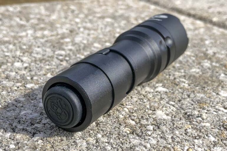 Smith & Wesson Delta Force CS-20 LED Flashlight Review - PTR