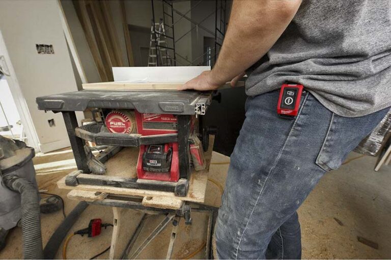 Milwaukee Wireless Dust Control Adapter and Remote Control - PTR