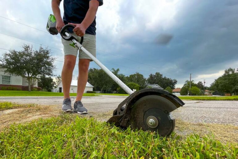 Greenworks 60V Battery-Powered Edger Review - PTR