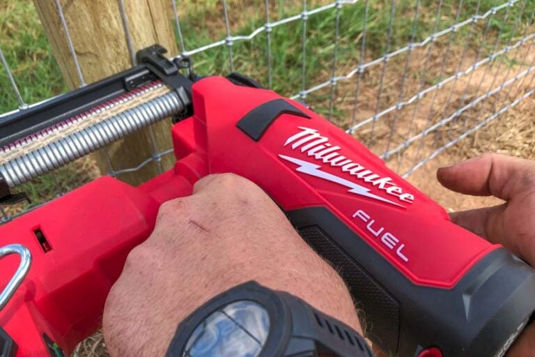 Milwaukee M18 Fuel Utility Fencing Stapler Review 2843 - PTR