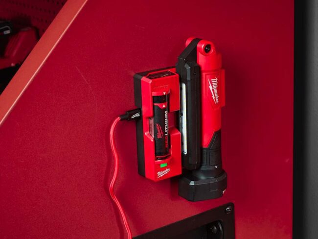 Milwaukee Redlithium USB Stick Light 2128-22 Review - PTR