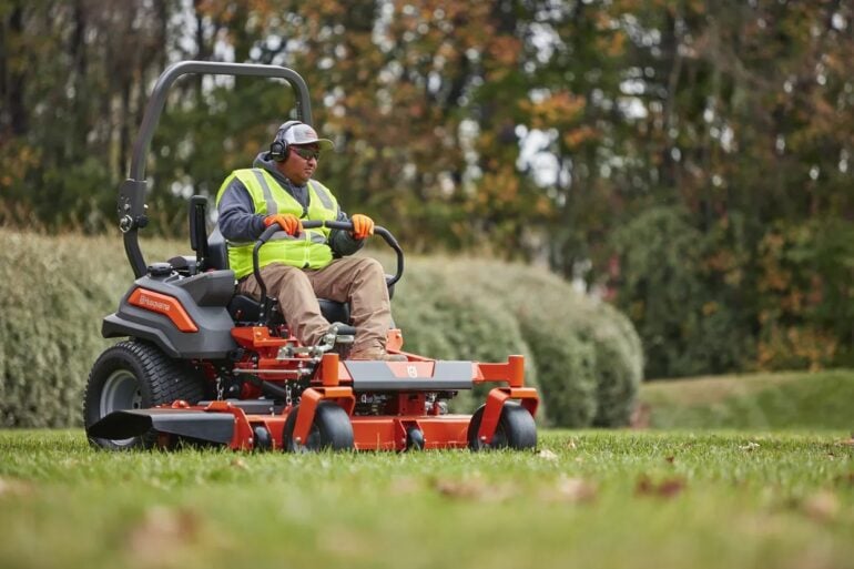 Husqvarna Commercial Z560LS Zero-Turn Lawn Mower - PTR