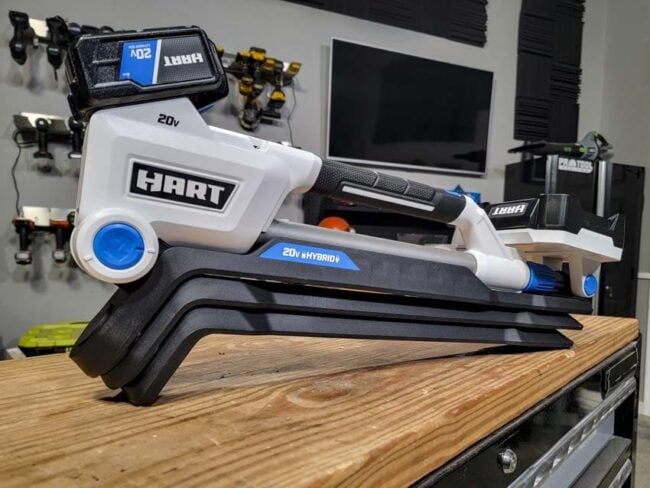 HART 20V Hybrid Tripod Light Review - Pro Tool Reviews