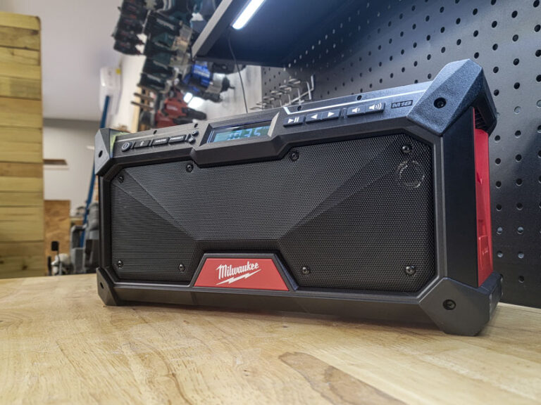 Milwaukee M18 Bluetooth Jobsite Radio Review 2952 - Pro Tool Reviews