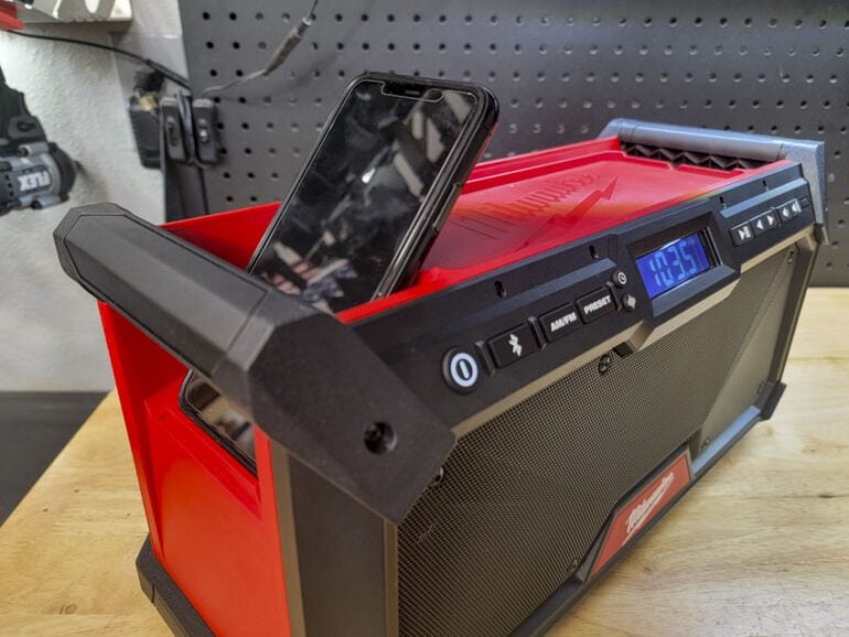 Milwaukee M18 Bluetooth Jobsite Radio Review 2952 - Pro Tool Reviews