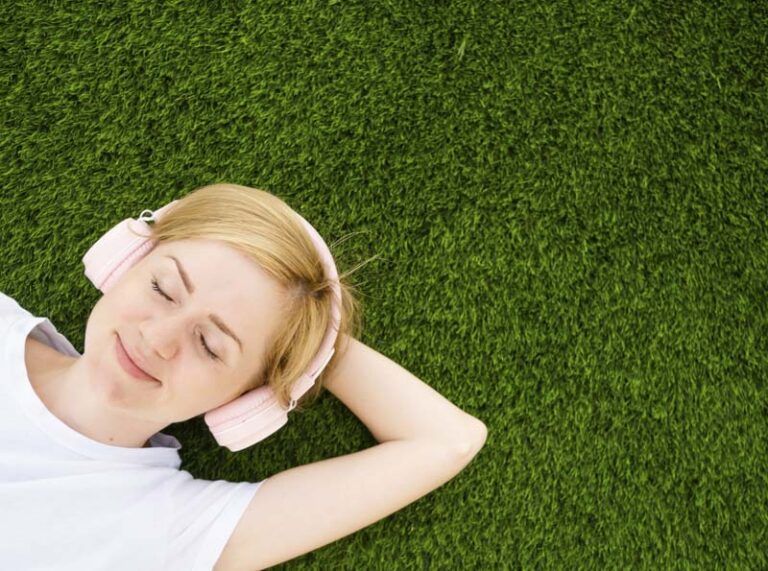 Pros and Cons of Artificial Turf for Residential Lawns - Pro Tool Reviews