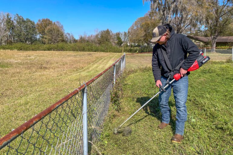Best String Trimmers for Professionals and Homeowners