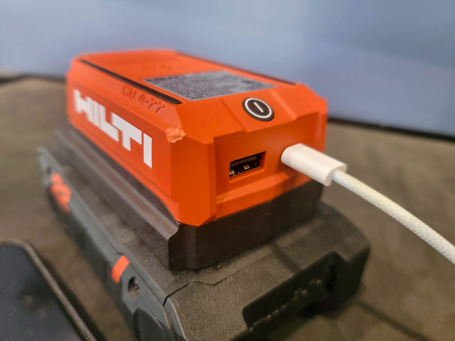 Hilti Nuron USB Jobsite Charger Adapter CU 4-22 - Pro Tool Reviews