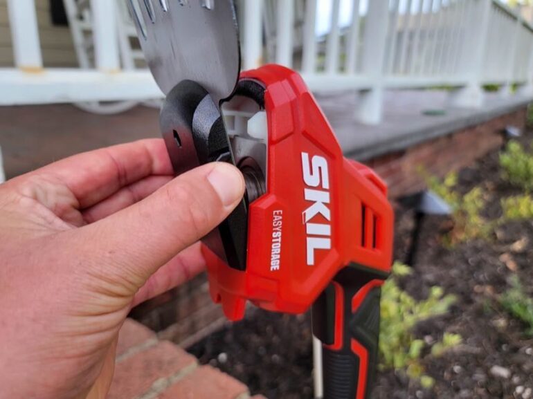 Skil PWRCore 20 Shears and Shrub Trimmer Kit GH1000B - Pro Tool Reviews