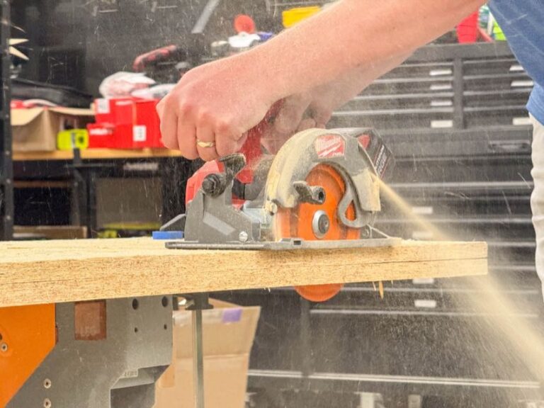 Milwaukee M18 Fuel 6-1/2 Inch Circular Saw Review 2833 - Pro Tool Reviews