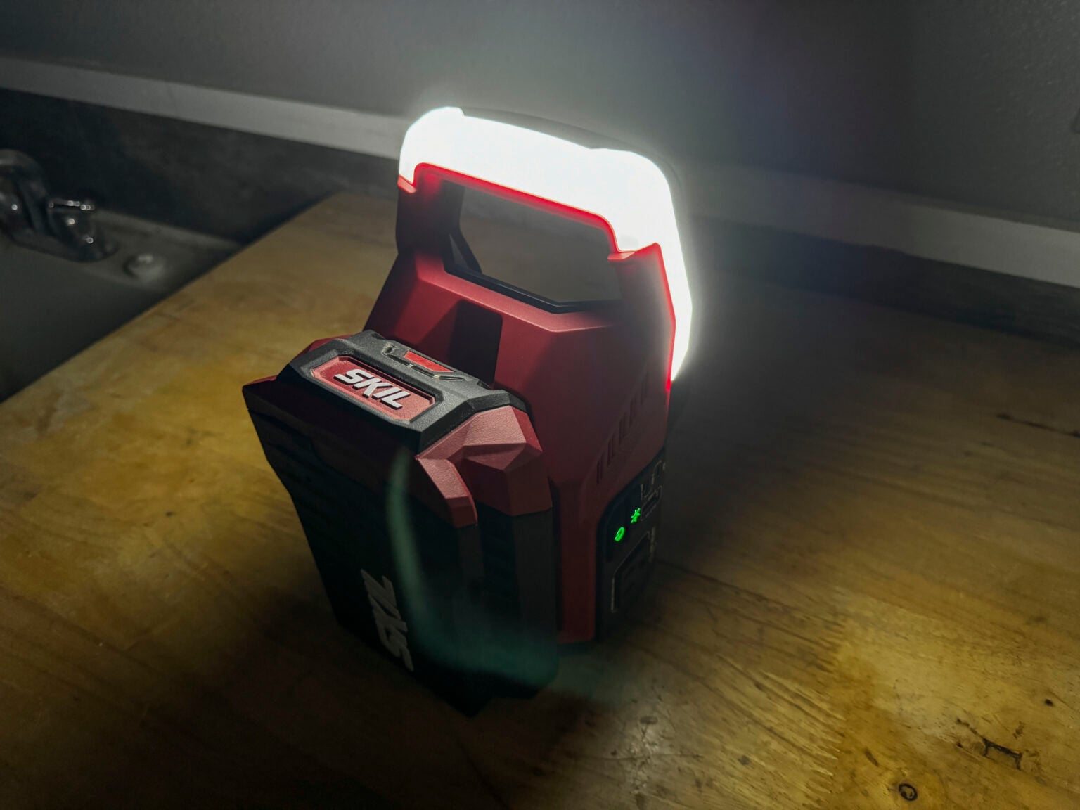 Skil PWRCore 40 300-Watt Battery Inverter Review - Pro Tool Reviews