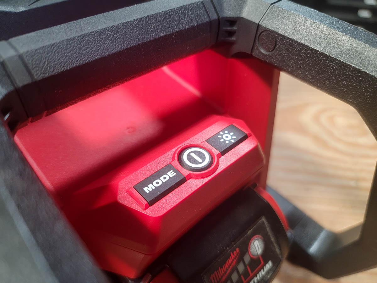 Milwaukee M18 Dual-Power Triple-Panel Flood Light 2368 - Pro Tool Reviews
