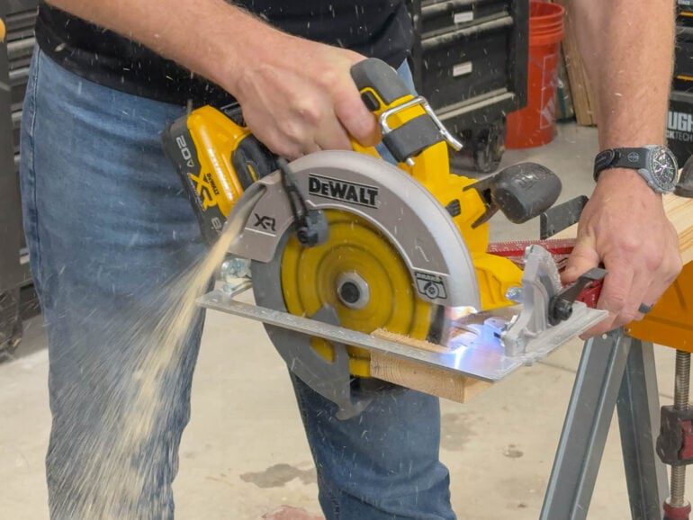 DeWalt 20V Max 7 1/4-inch Circular Saw Review DCS590 - Pro Tool Reviews