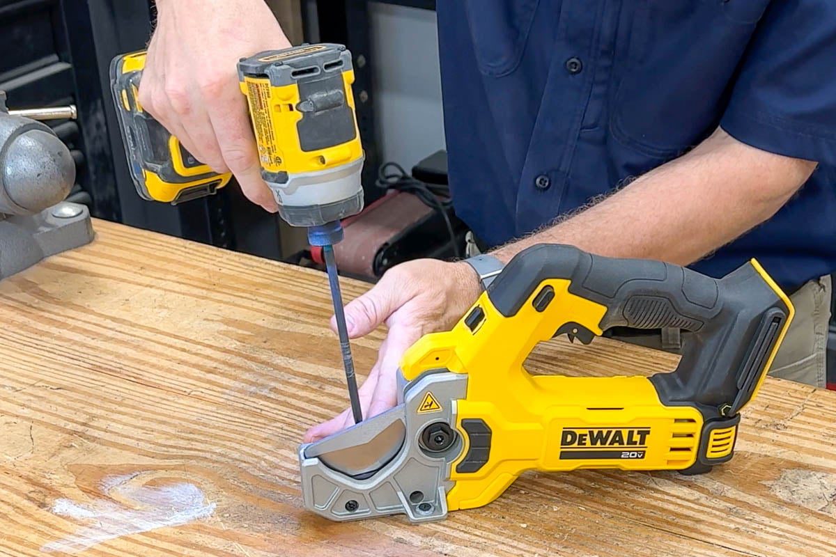 DeWalt 20V Max Plastic Tubing Cutter DCE180B - Pro Tool Reviews