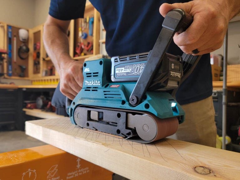 Makita 40V max XGT Belt Sander GSB01 - Pro Tool Reviews