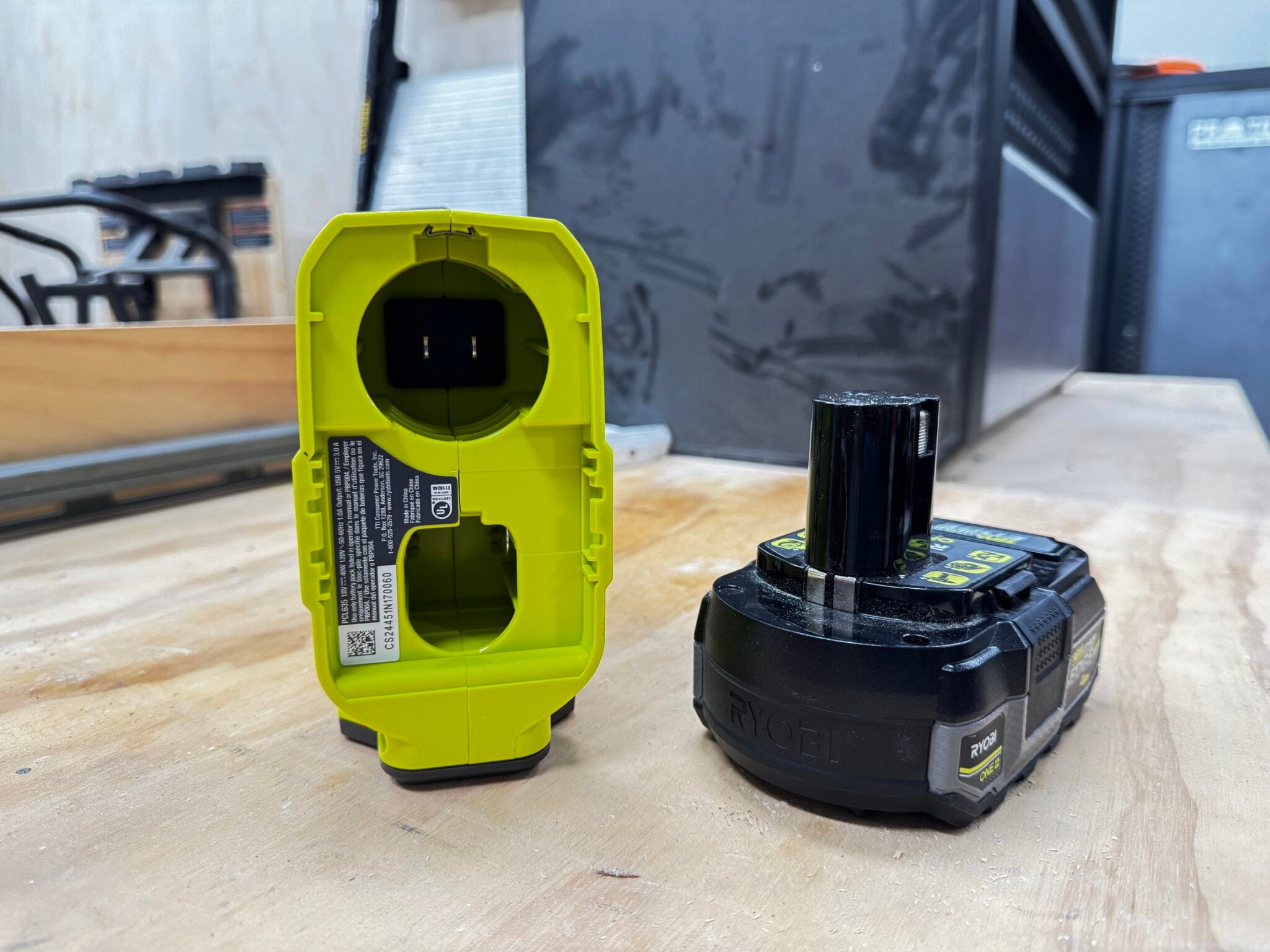 Ryobi One+ 18V Hybrid Magnetic LED Task Light Review PCL635 - Pro Tool ...