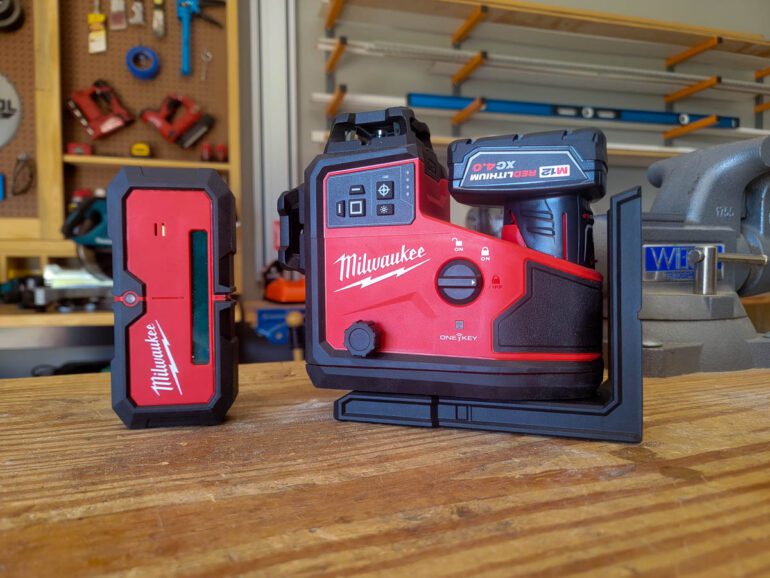 Milwaukee M12 Auto-Aligning Laser Level: Effortless Accuracy