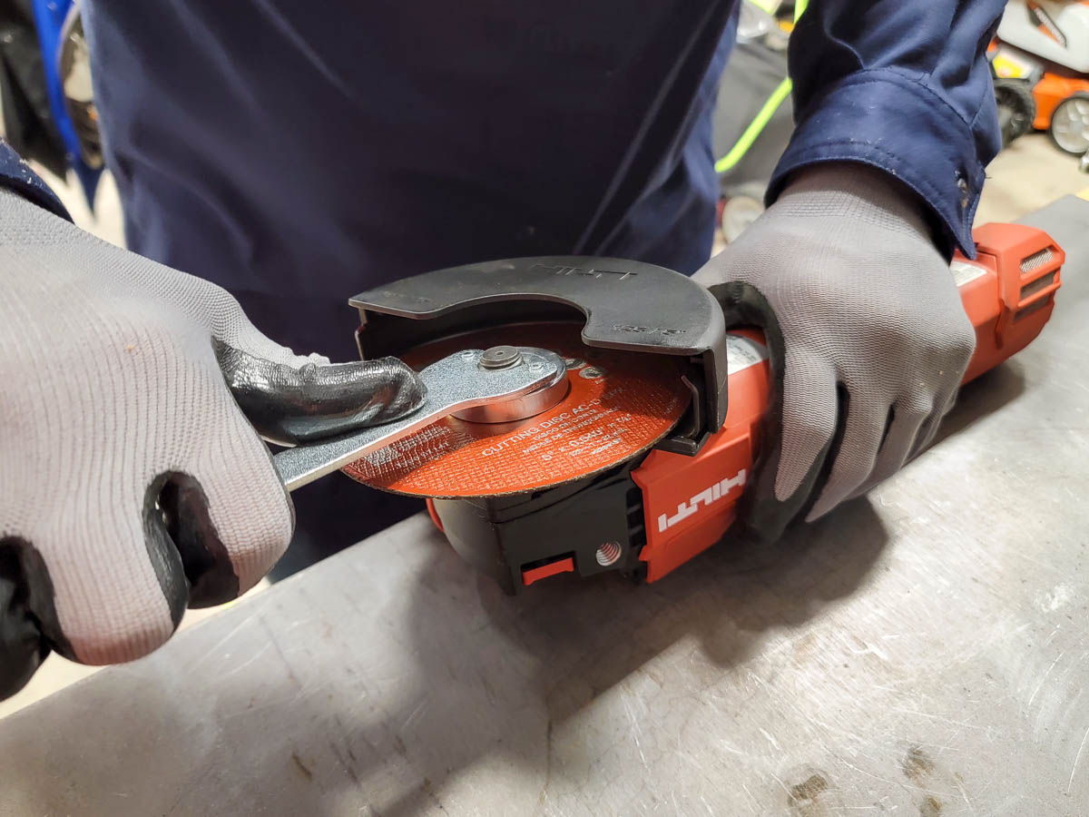 Get Back to the Grind: Hilti AG 500-20SE 14-amp Angle Grinder - Pro ...